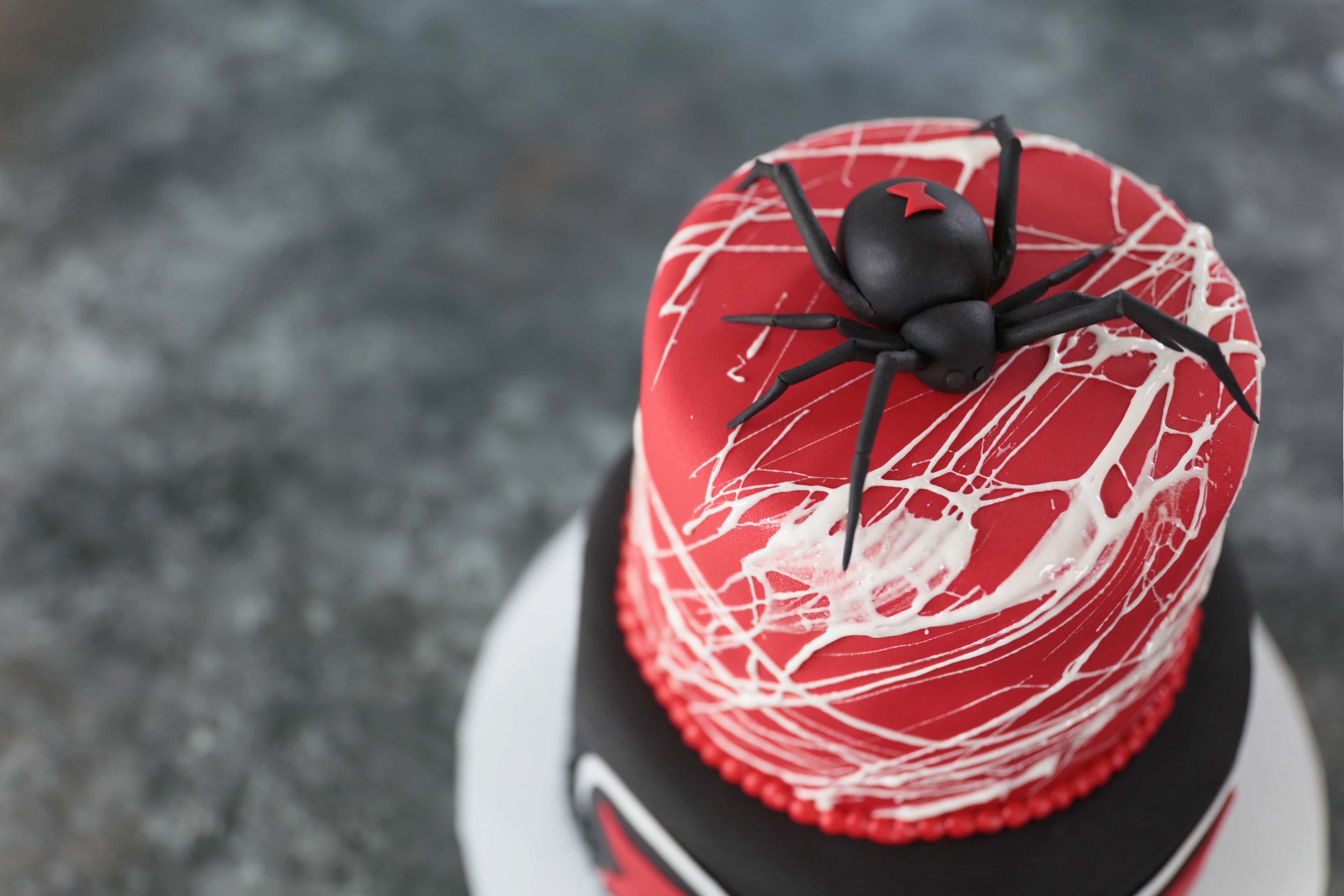 Black Widow Cake – Rosanna Pansino